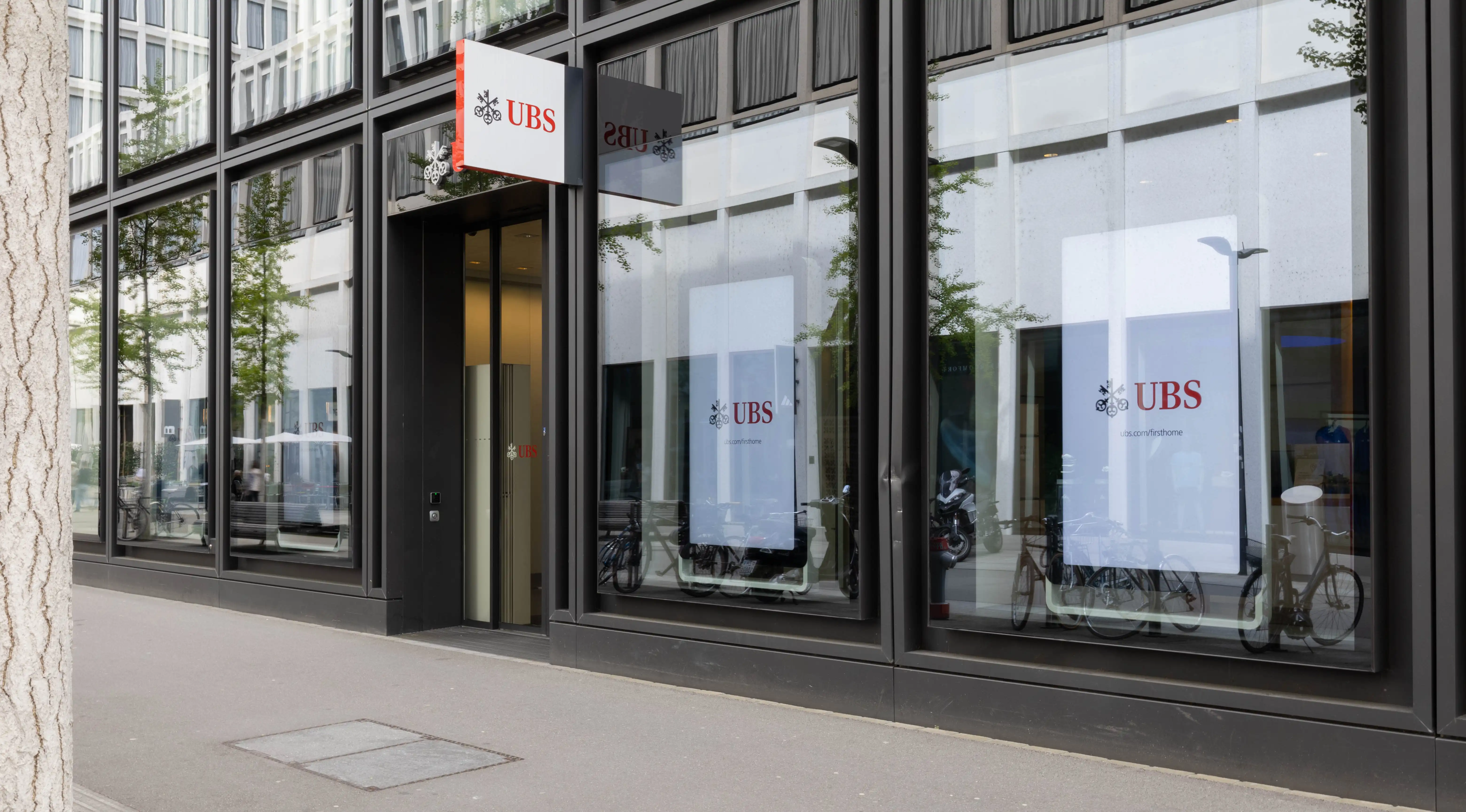 UBS · Digital Signage, 2D/3D Motion Design & Content Automation for ...
